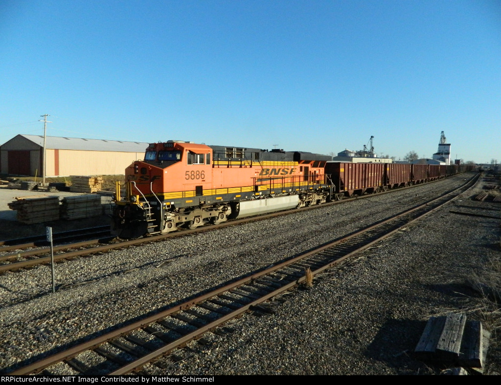 BNSF 5886 DPU